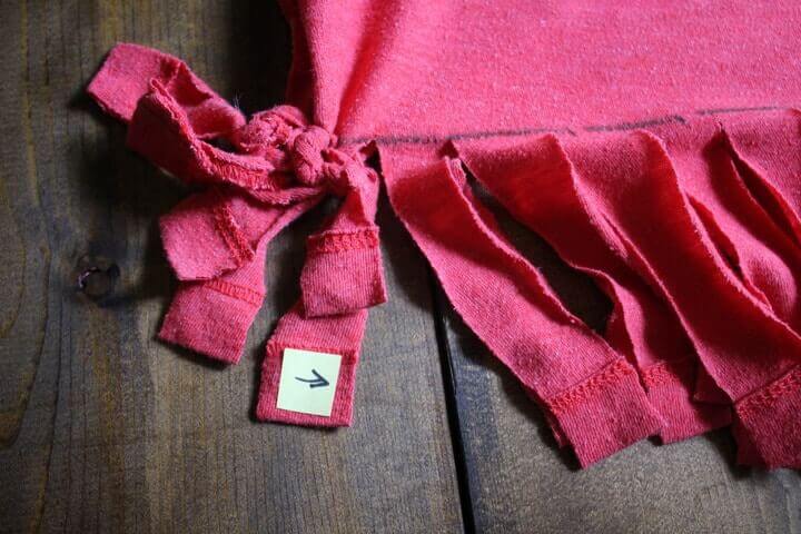 How To Make A No Sew T-Shirt Tote Bag In 10 Minutes How To Make A No Sew T-Shirt Tote Bag In 10 Minutes